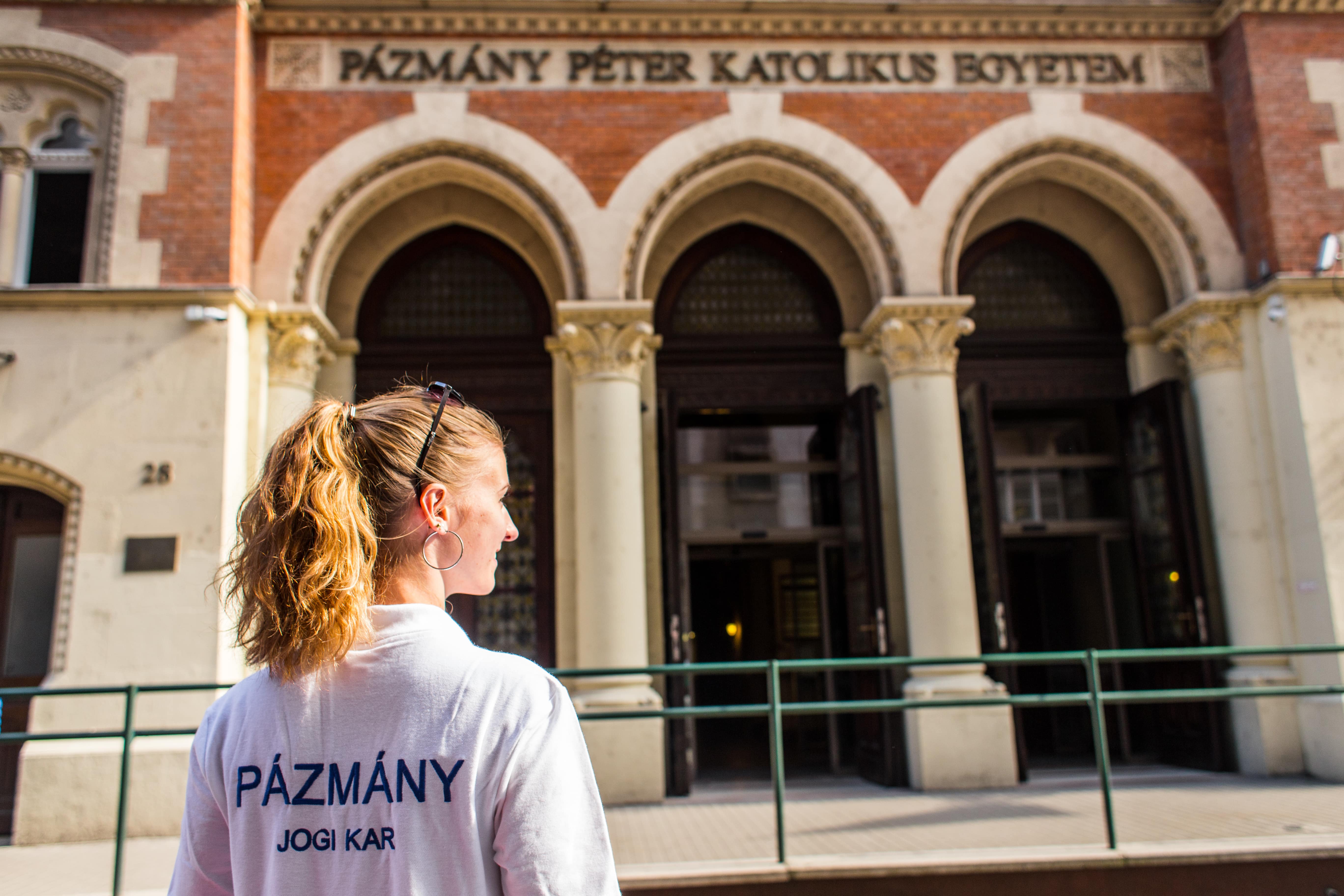 Fogyasztóvédelmi szakjogászi képzést indít a PPKE jogi karán - arsboni